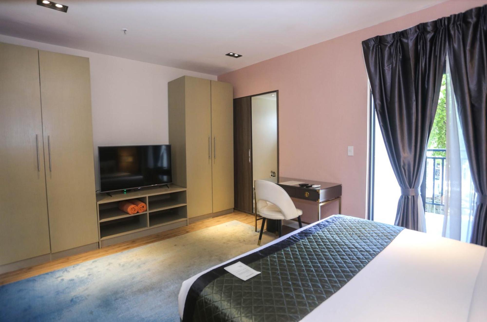 NOBLE CEBU HOTEL, CEBU