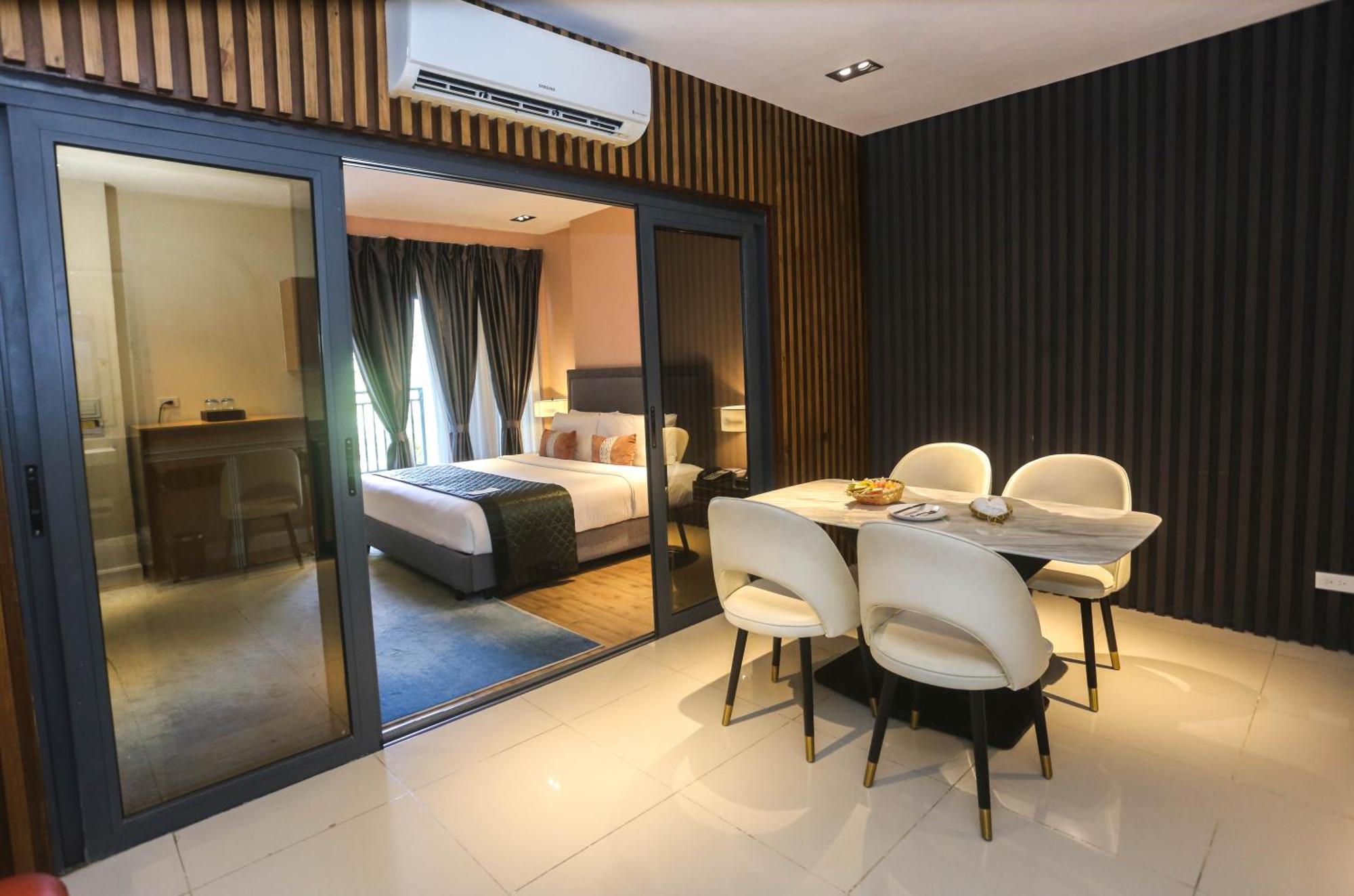 NOBLE CEBU HOTEL, CEBU
